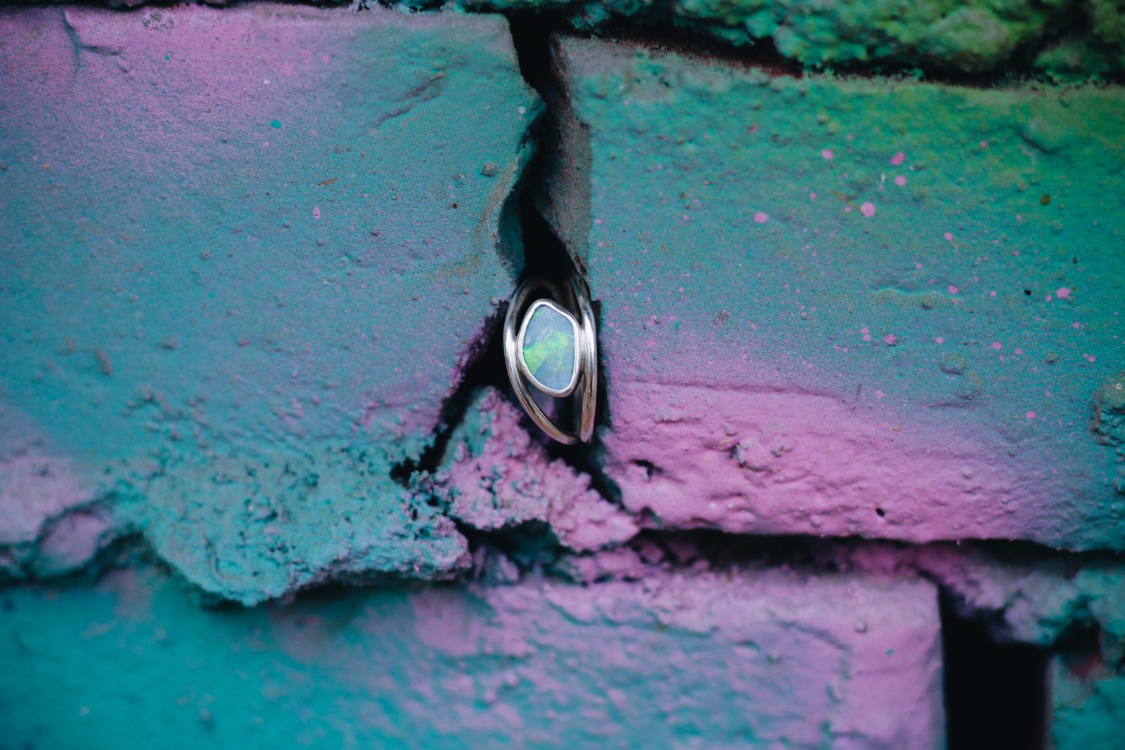 Edgy Street Elopement | chettaratphotography.com